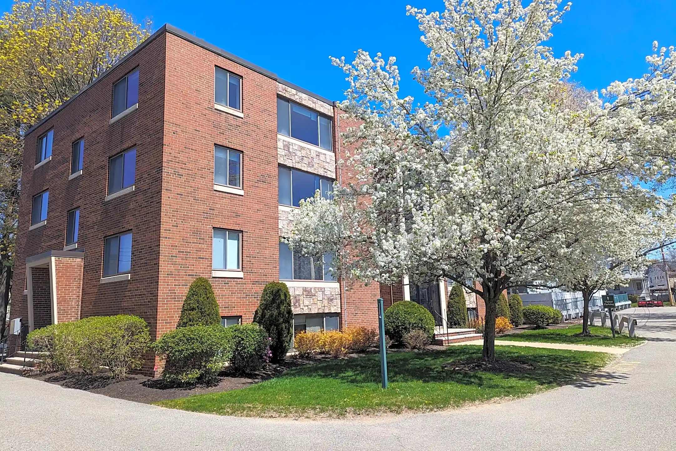189 W Wyoming Ave - 189 W Wyoming Ave unit 20 | Melrose, MA Apartments ...
